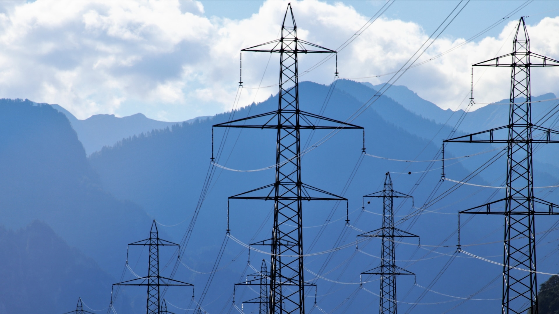 Myths About Electricity and Gas You Shouldn’t Believe – EnergyRates.ca